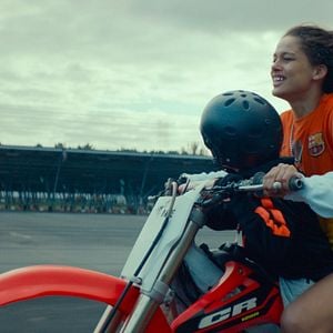 Julie Ledru - AlloCiné