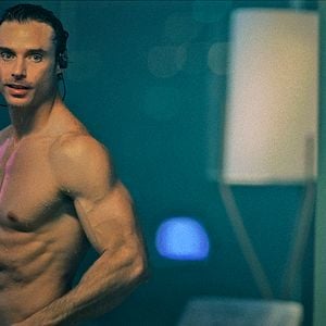 Faux profil Saison 1 - AlloCiné