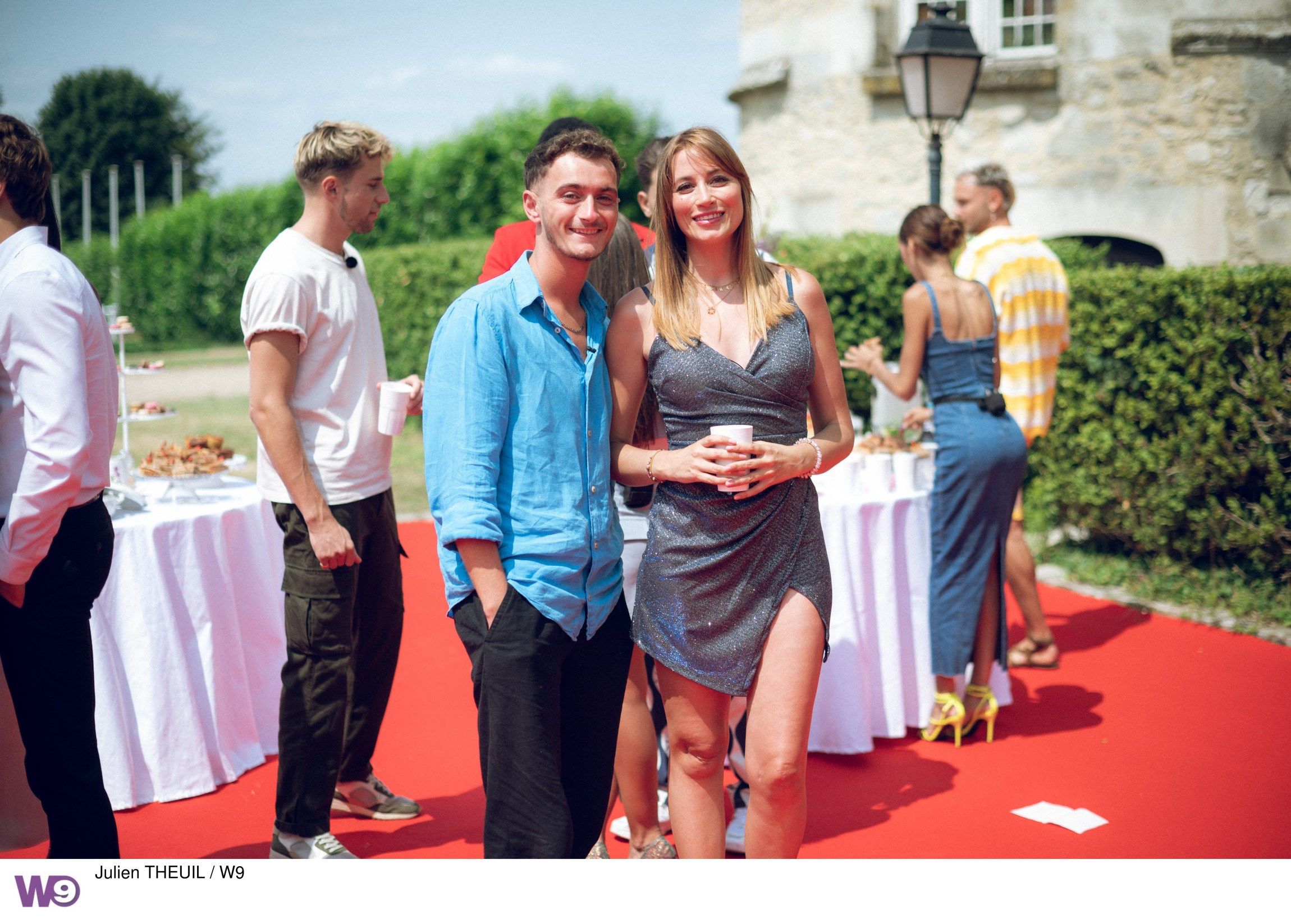 Les Cinquante saison 2 : les premières photos du tournage dévoilées ! - TV ACTU by AlloCiné