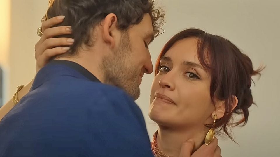 The Girlfriend - saison 1 Bande-annonce VF - Trailer The Girlfriend S01 - AlloCiné