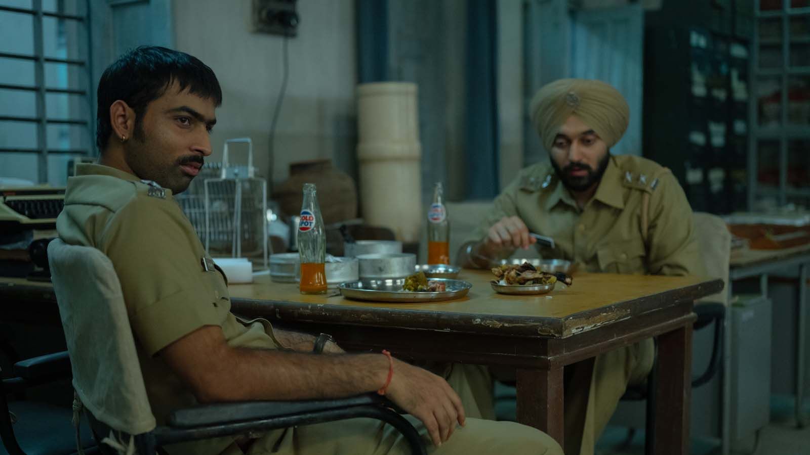 Black Warrant : Photo Anurag Thakur, Paramveer Singh - 6 sur 16 - AlloCiné