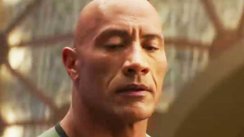 Trailer du film Red One - Red One Bande-annonce VO - AlloCiné