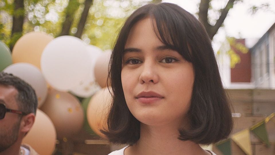 Trailer du film Parachute - Parachute Bande-annonce VO - AlloCiné