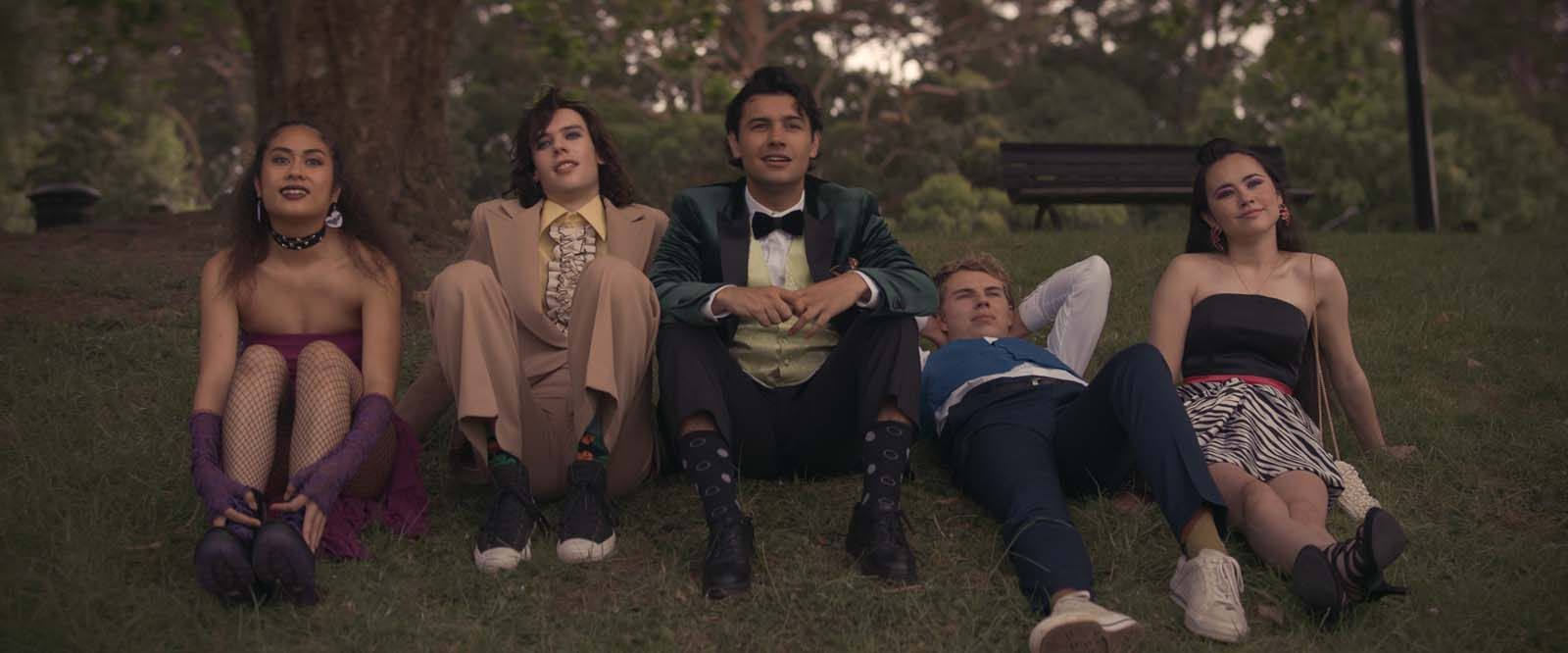 n00b : Photo James Sexton, Jackson Cook, Shervonne Grierson, Felicia To ...