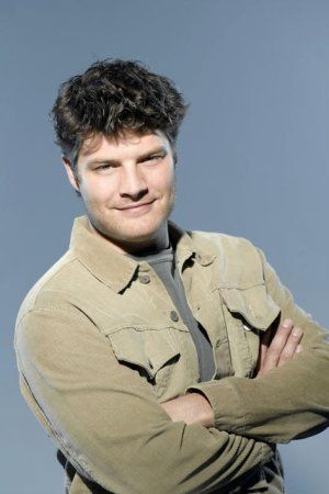 Surface (2005) : Photo Jay Ferguson - 13 sur 26 - AlloCiné