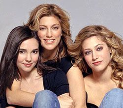 Related - Série TV 2005 - AlloCiné