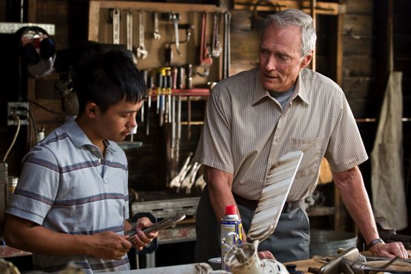 Photo de Bee Vang - Gran Torino : Photo Bee Vang, Clint Eastwood ...