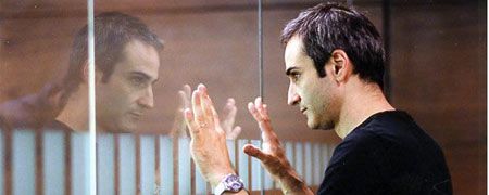 Affaire Carlos / Assayas : le terroriste débouté - Actus Ciné - AlloCiné