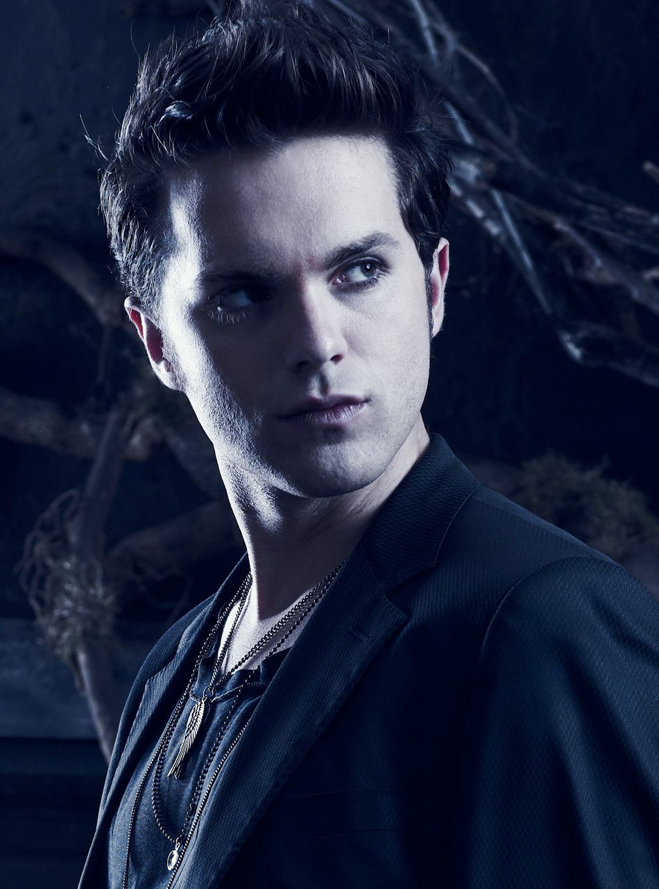 The Secret Circle Photo Thomas Dekker 197 Sur 223 Allociné
