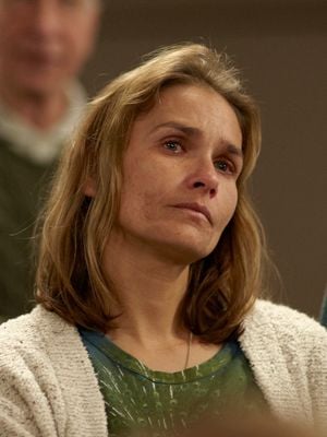 Louise Harris - AlloCiné