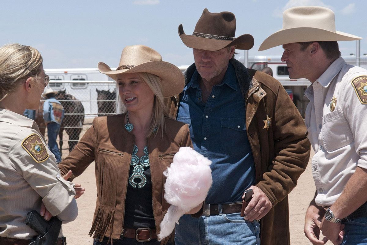 Longmire : Longmire : Photo Katee Sackhoff, Bailey Chase, Katherine ...