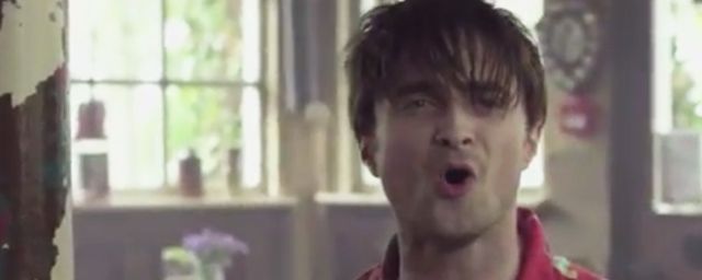 Daniel Radcliffe complètement saoûl ! - Actus Ciné - AlloCiné