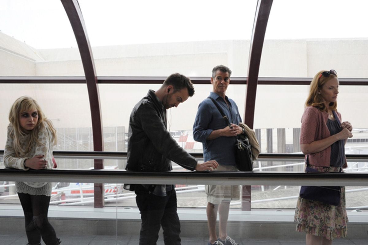 Photo de Imogen Poots - Up & down : Photo Pierce Brosnan, Imogen Poots ...