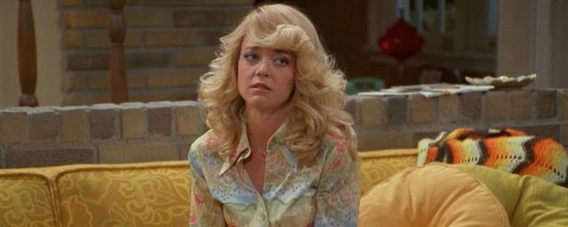 Lisa Robin Kelly That 70s Show THAT 70S SHOW, From Left: Topher Grace,