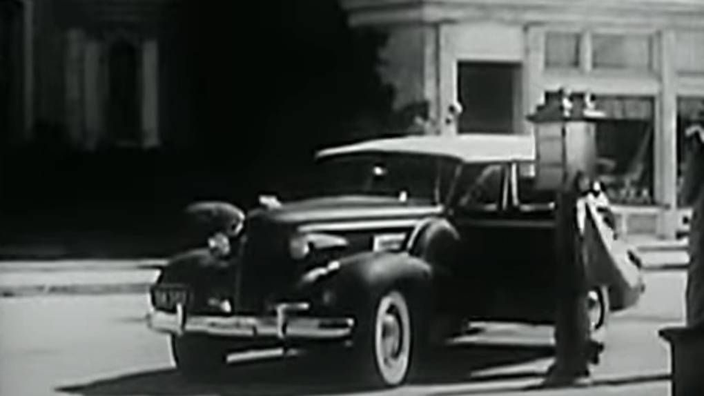 Batmobile : l'évolution de la voiture de Batman ! - AlloCiné
