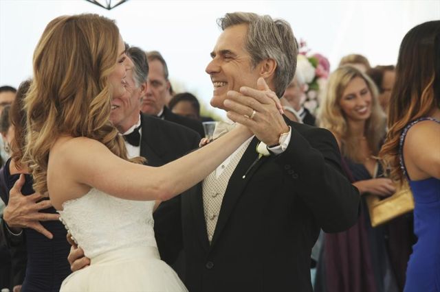 Revenge : Revenge : Photo Emily VanCamp, Henry Czerny - 312 sur 782 ...