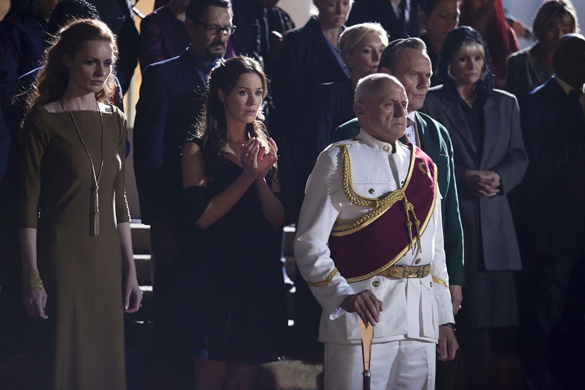 Photo de Anthony Head - Dominion : Photo Roxanne McKee, Rosalind ...