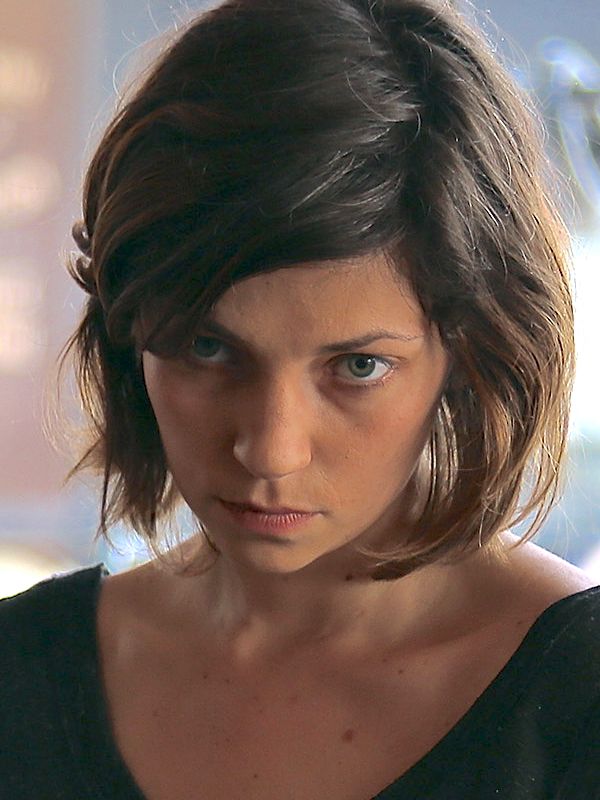 Emilie Deville - AlloCiné