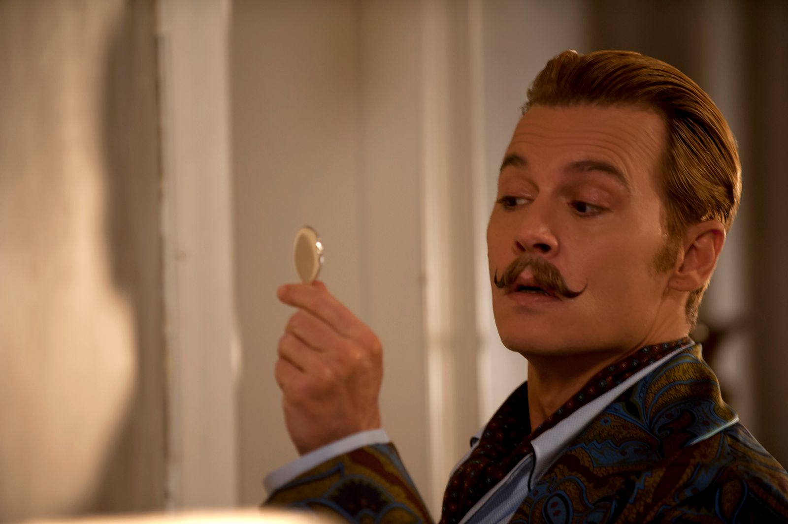 Photo du film Charlie Mortdecai - Photo 17 sur 31 - AlloCiné