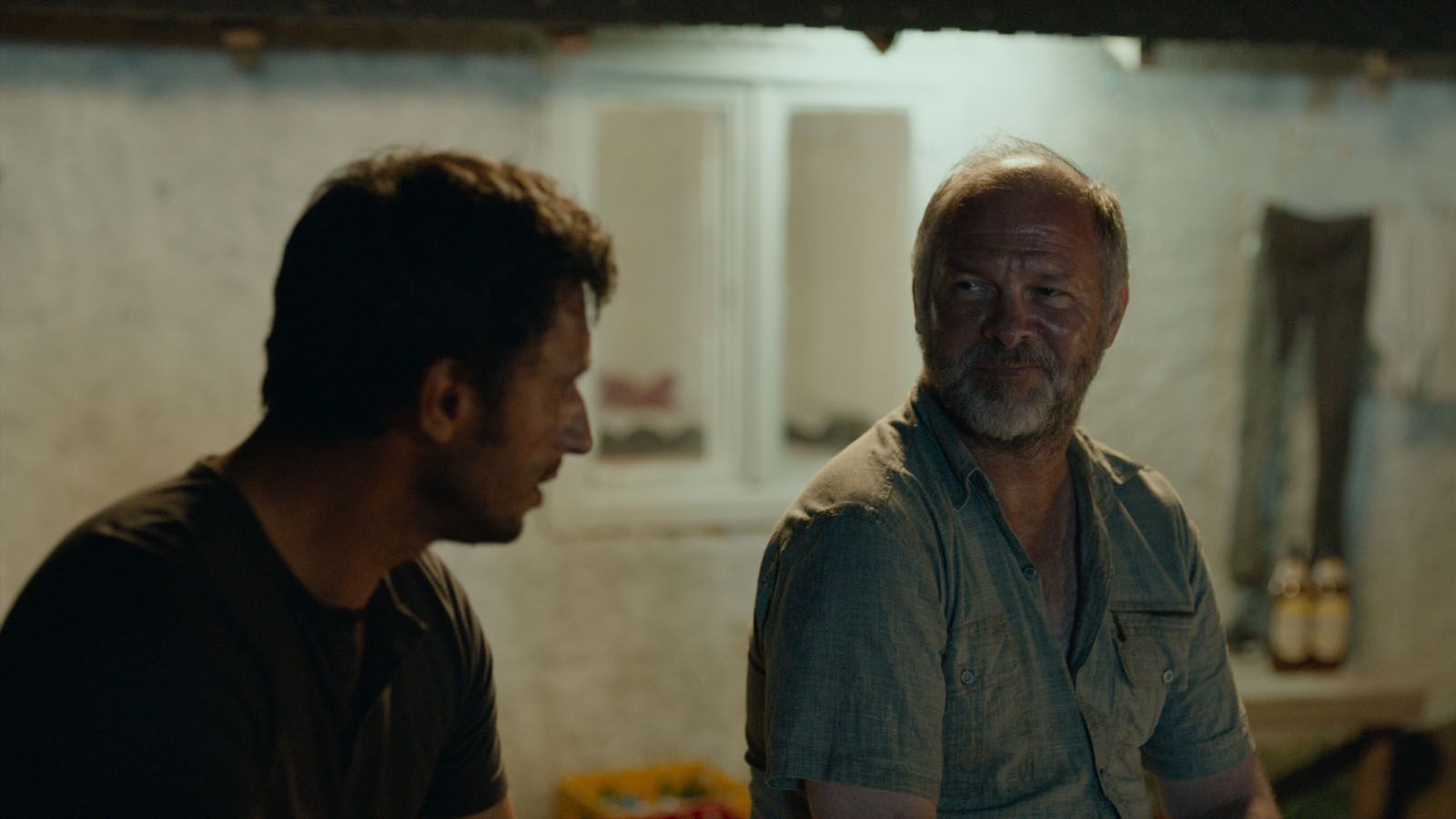 Photo du film Dogs - Photo 2 sur 14 - AlloCiné