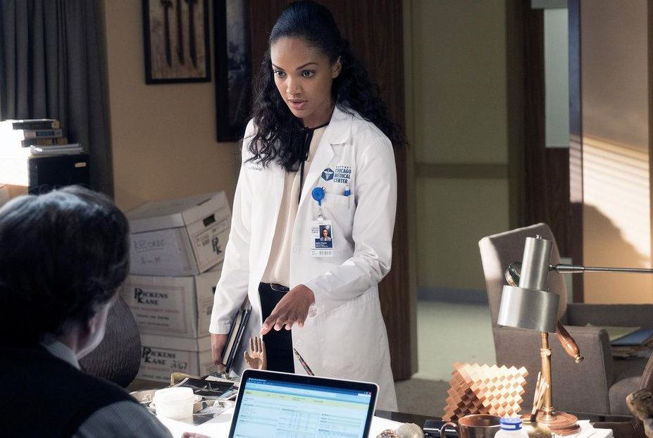 Photo de Mekia Cox - Chicago Med : Photo Mekia Cox - Photo 48 sur 55 ...