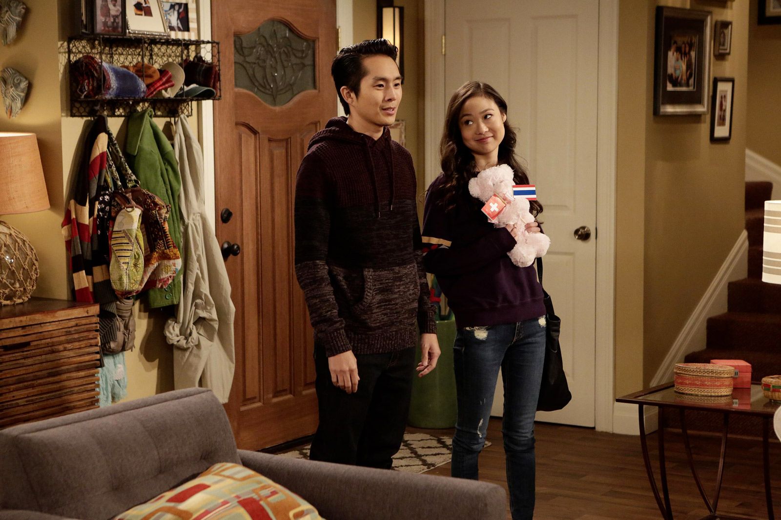 Photo de Krista Marie Yu - Dr. Ken : Photo Krista Marie Yu, Justin Chon ...