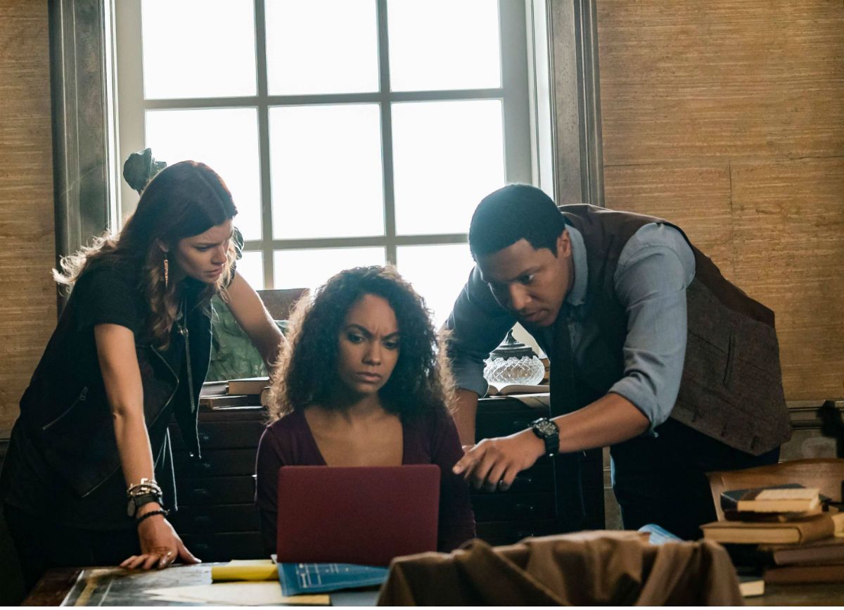 Sleepy Hollow : Sleepy Hollow : Photo Lyndie Greenwood, Jerry MacKinnon ...