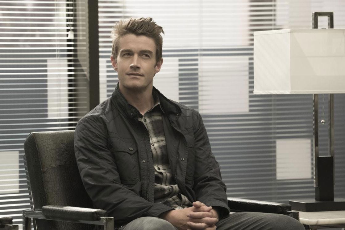 Photo de Robert Buckley - iZombie : Photo Robert Buckley - Photo 33 sur ...