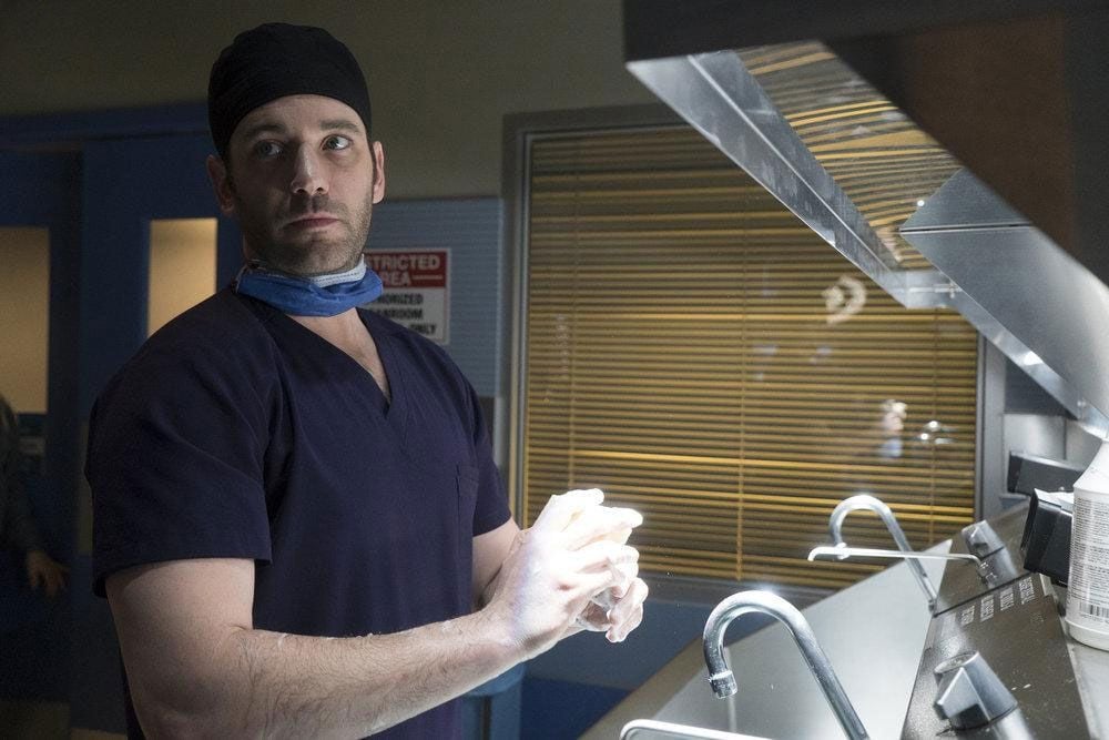 Photo de Colin Donnell - Chicago Med : Photo Colin Donnell - Photo 41 ...