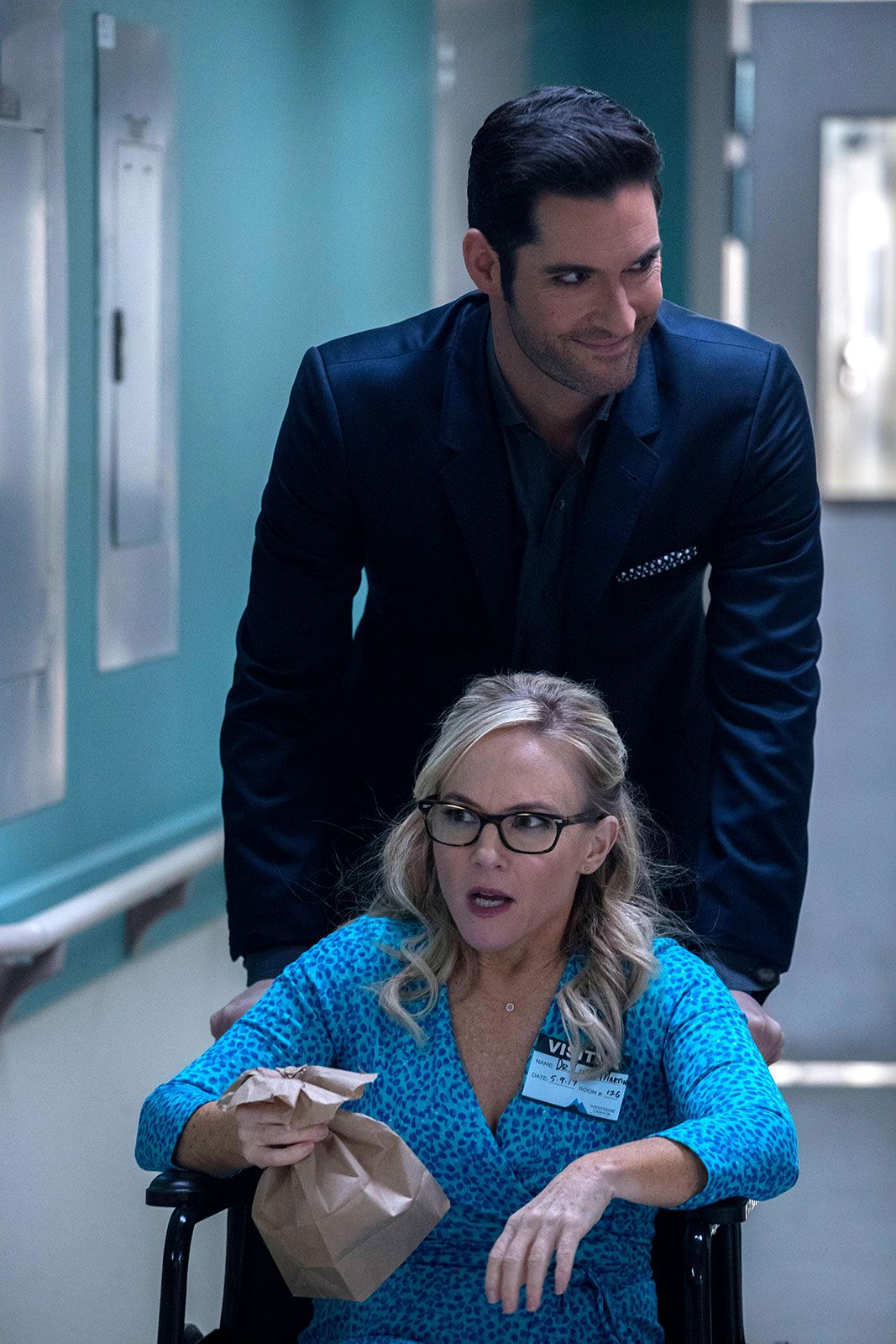 Lucifer : Lucifer : Photo Rachael Harris, Tom Ellis - 253 sur 456 ...