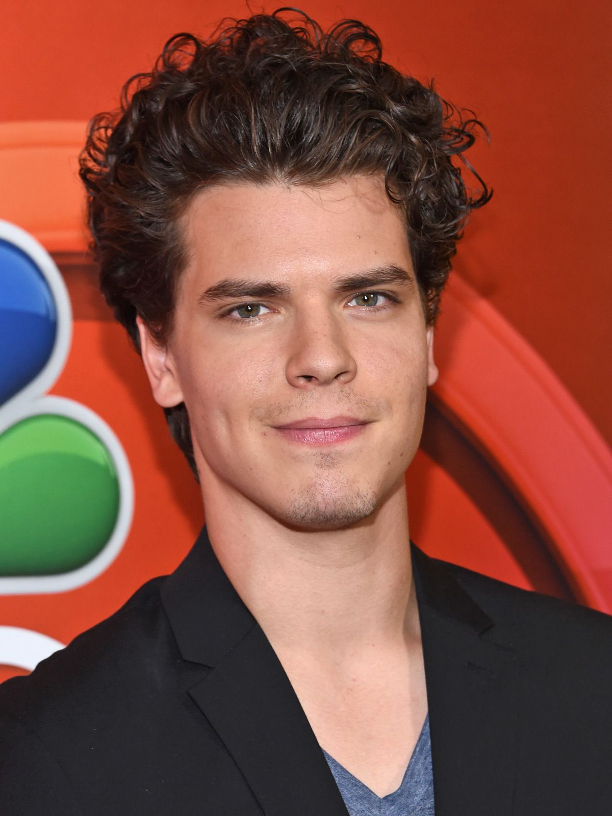 Gus Halper : Sa biographie - AlloCiné