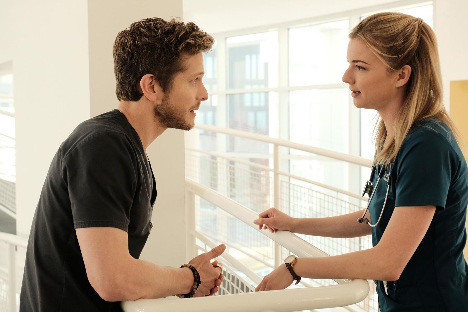 The Resident : The Resident : Photo Matt Czuchry, Emily VanCamp - 297 ...