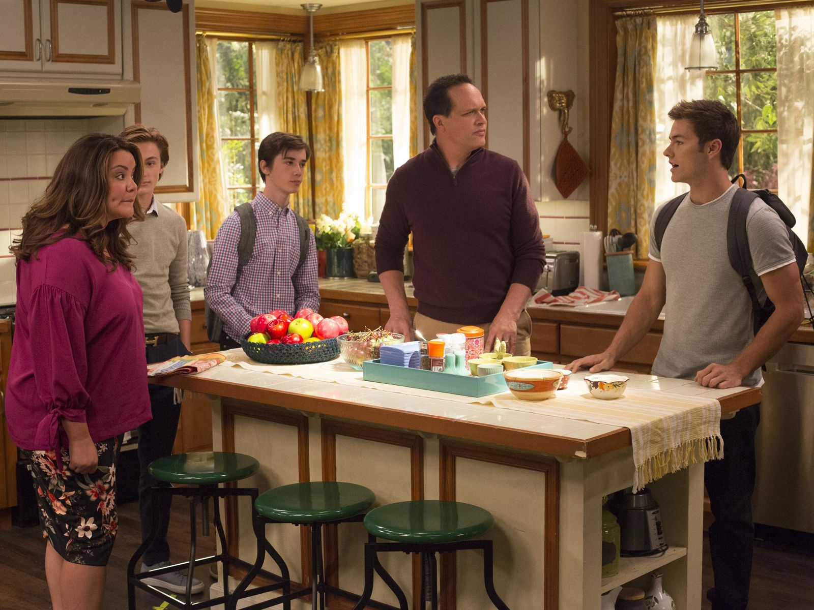 Photo de Logan Pepper - American Housewife (2016) : Photo Katy Mixon ...