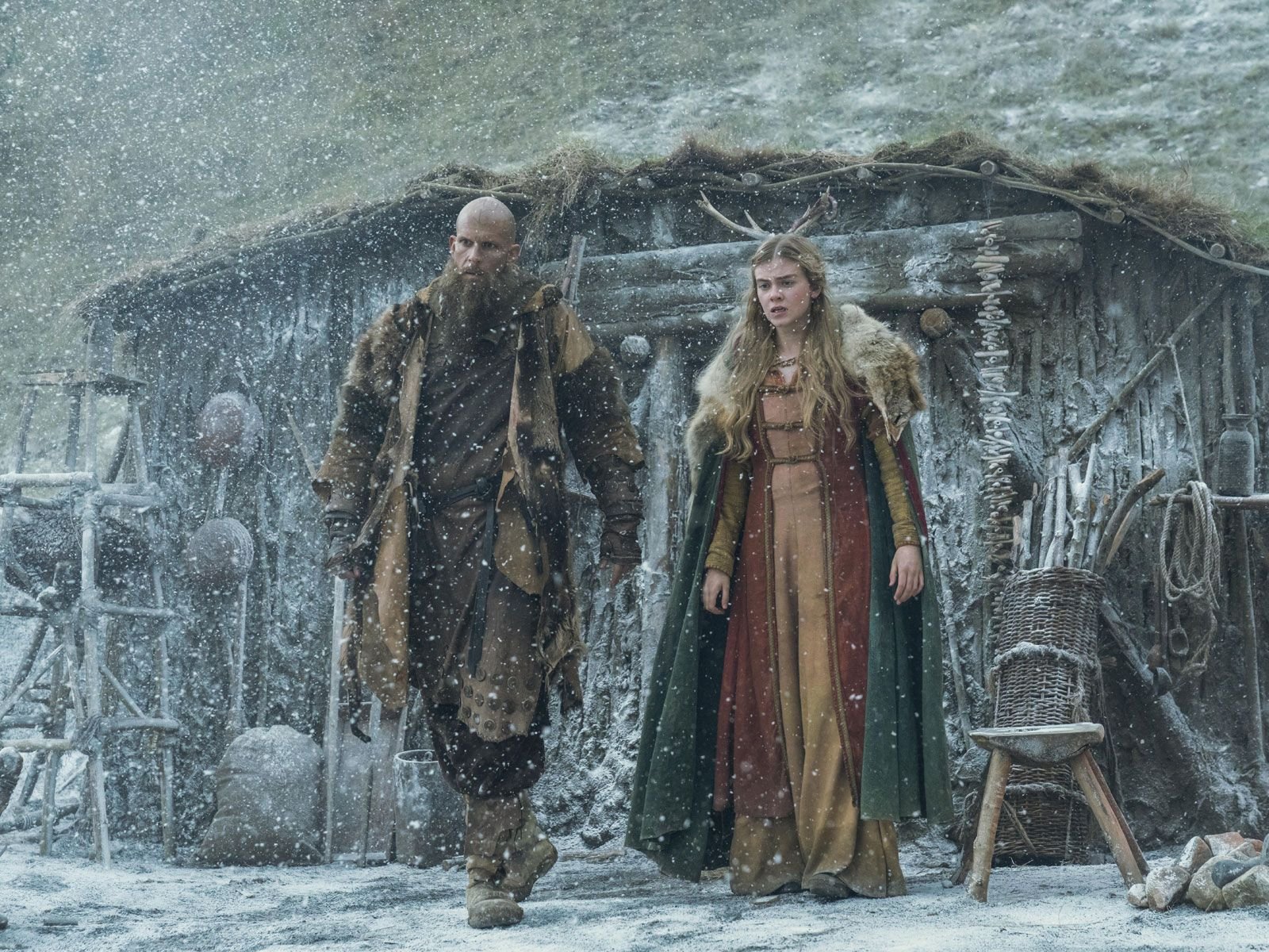 Vikings Vikings Photo Gustaf Skarsgård Leah Mcnamara 87 Sur 520