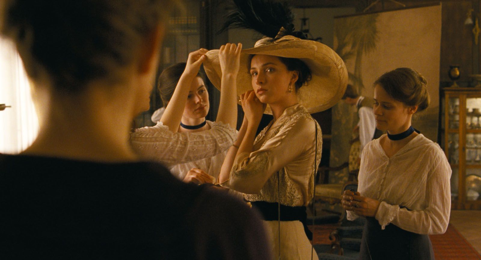 Photo du film Sunset - Photo 4 sur 9 - AlloCiné