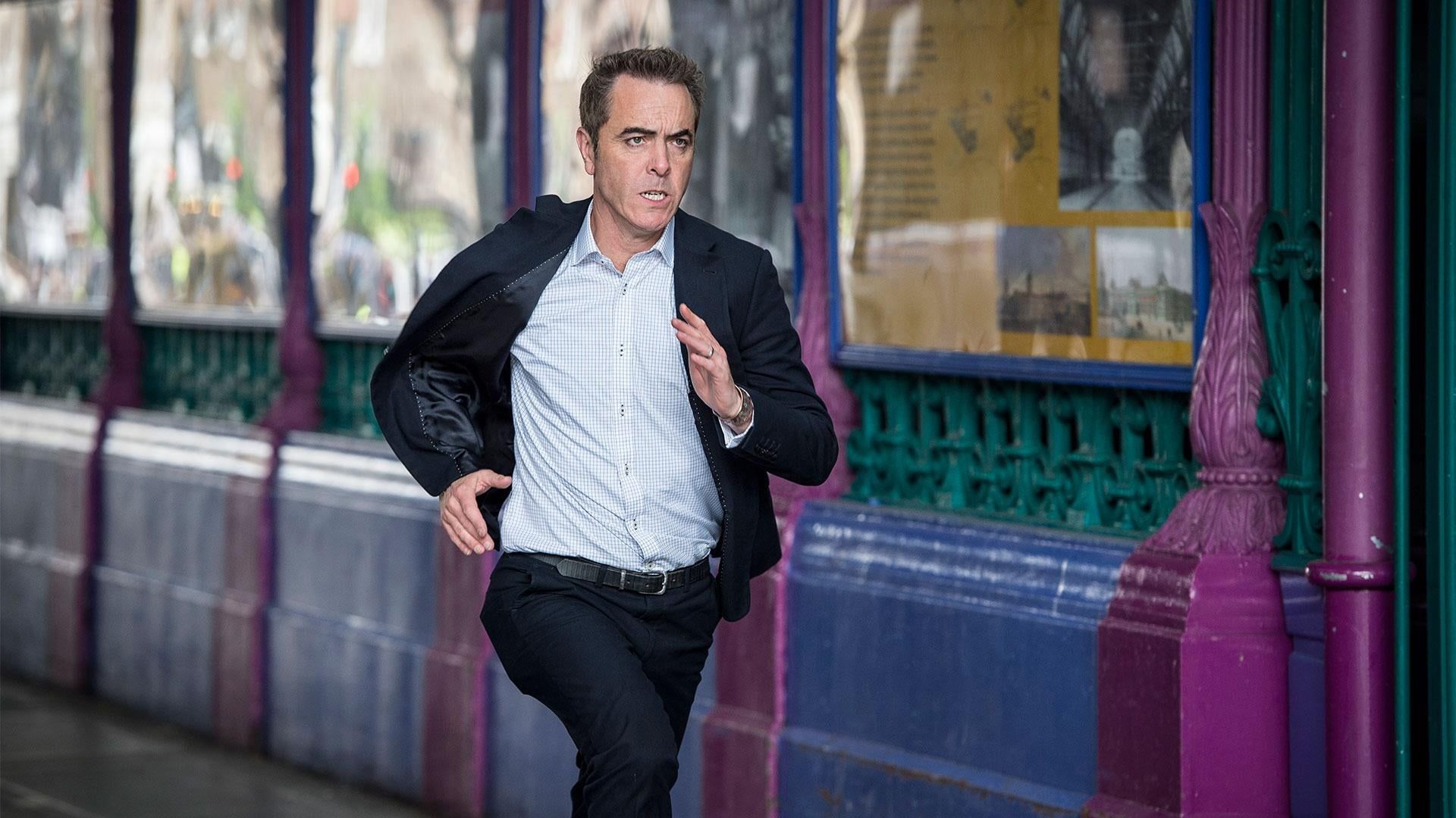 Poster Lucky Man saison 1 - Affiche 8 sur 12 - AlloCiné