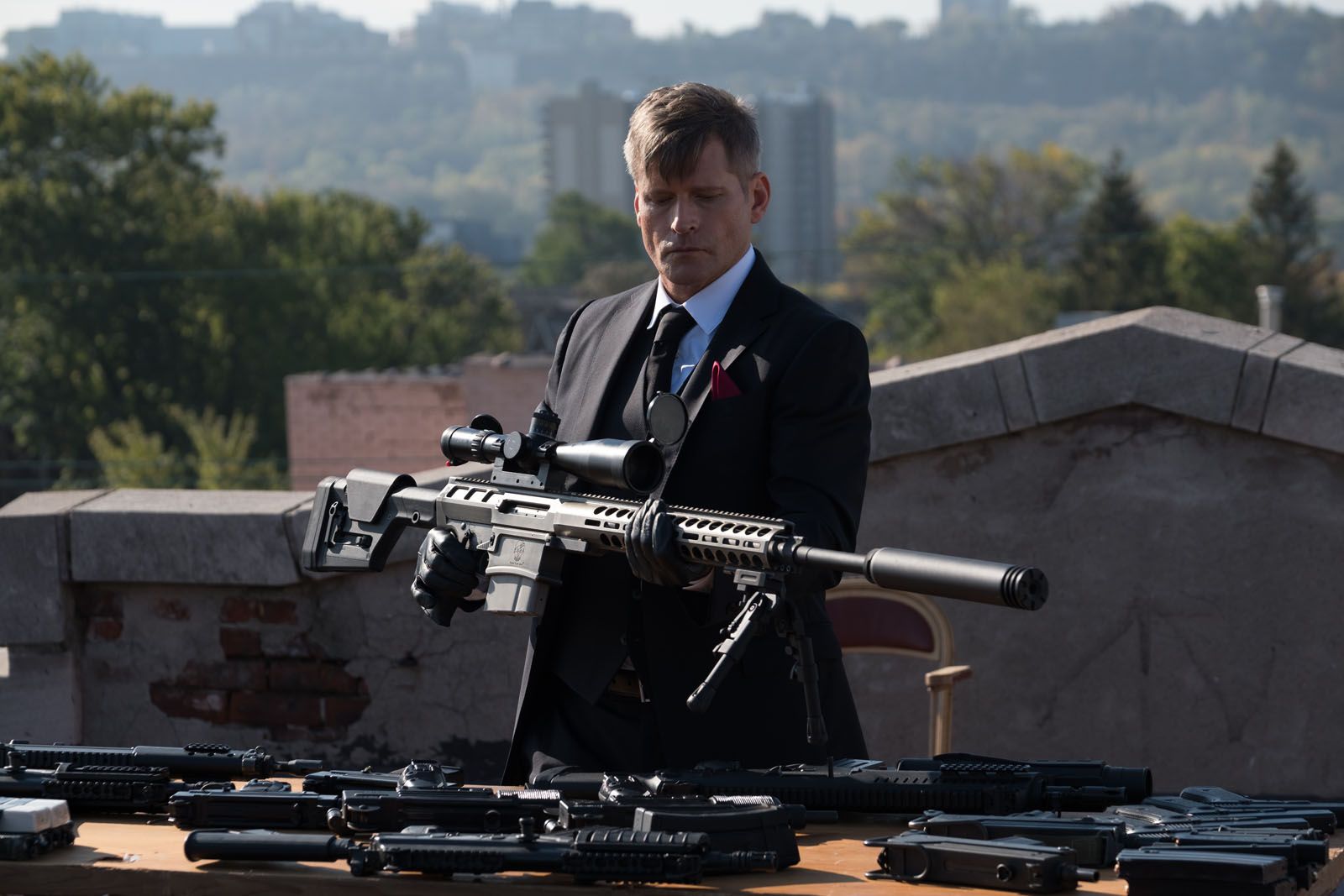 Photo du film Lucky Day - Photo 10 sur 11 - AlloCiné