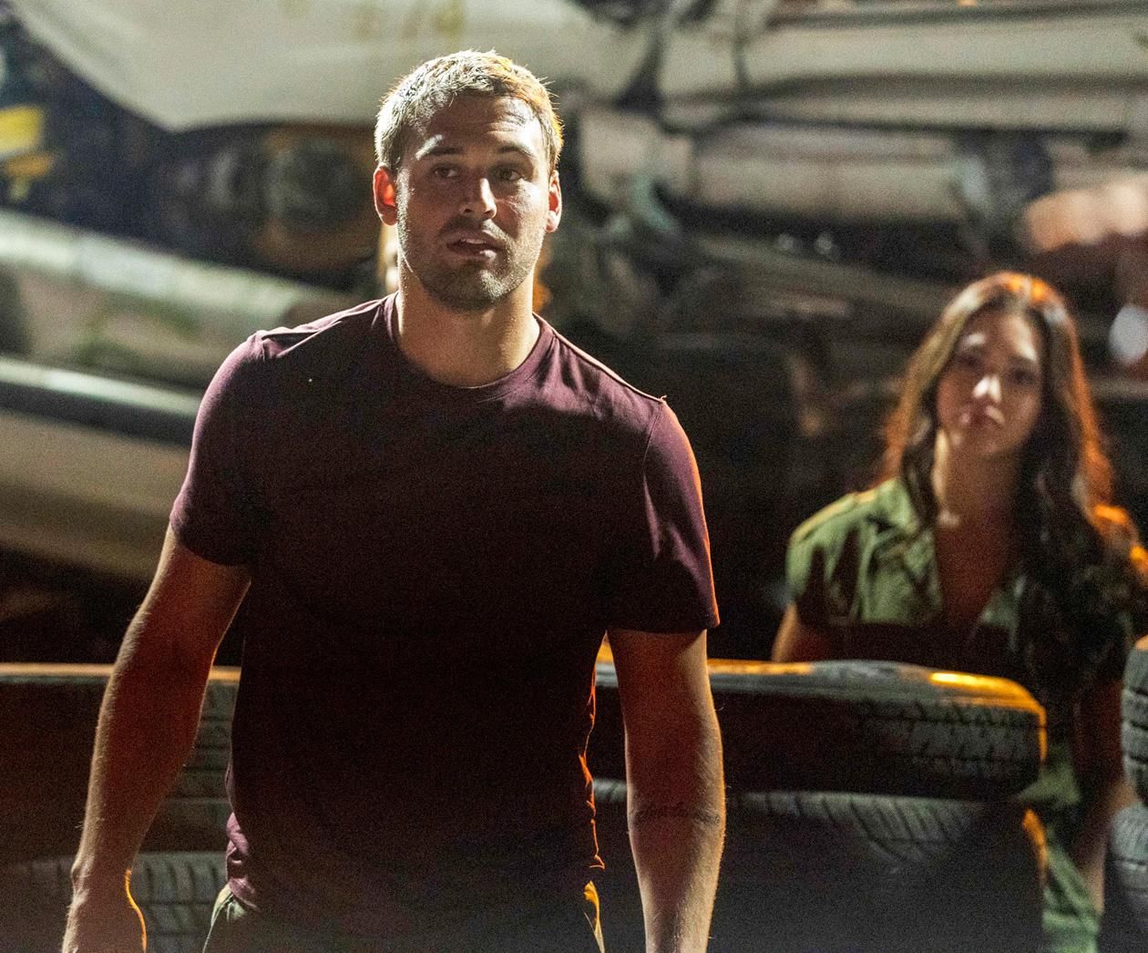 9-1-1 : 9-1-1 : Photo Ryan Guzman - 168 sur 321 - AlloCiné