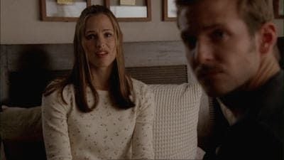 Poster Alias saison 2 - Affiche 76 sur 112 - AlloCiné