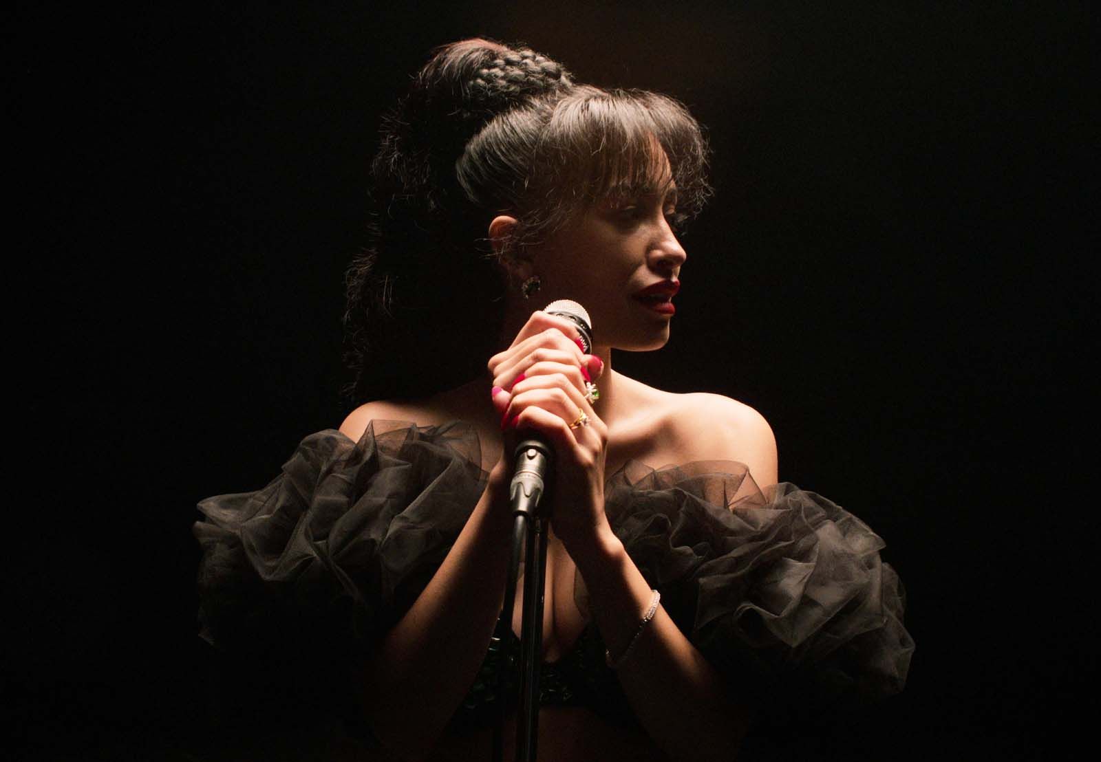 Selena : la série : Photo Christian Serratos - 23 sur 52 - AlloCiné