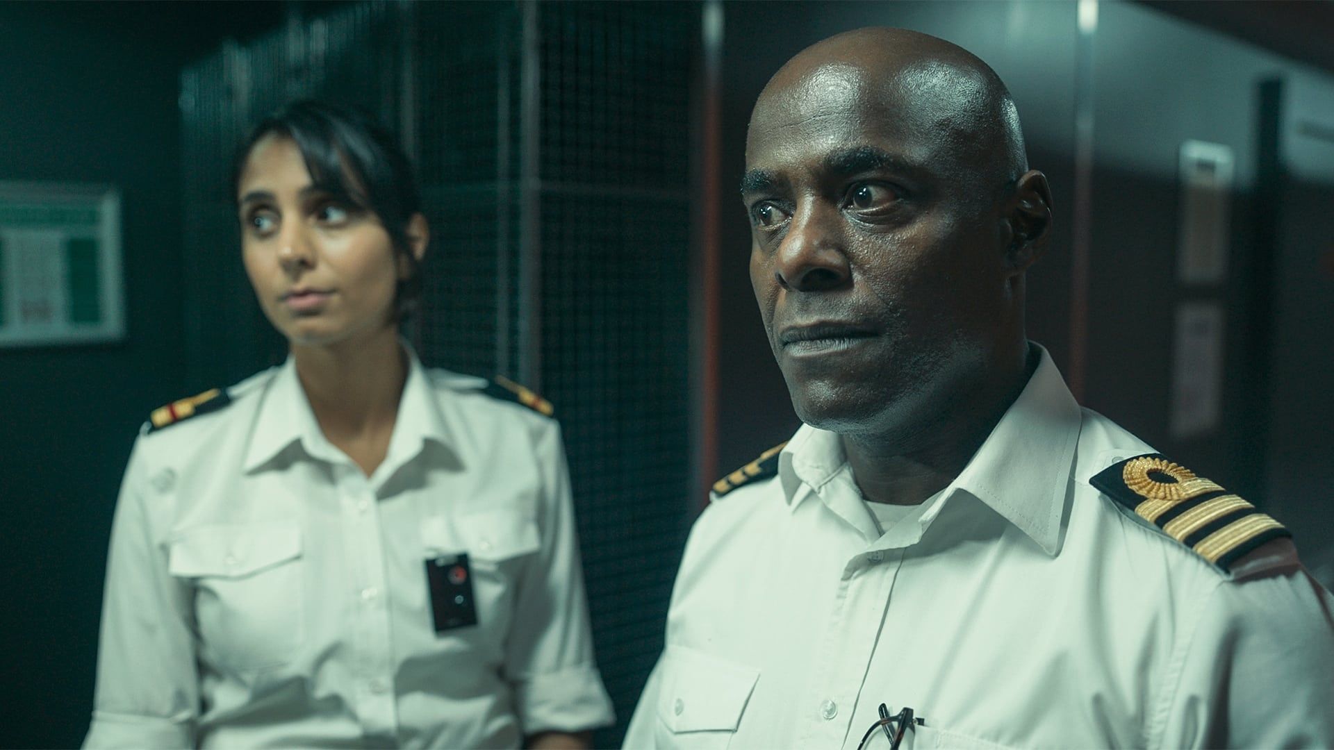 Poster Vigil saison 1 - Affiche 16 sur 28 - AlloCiné