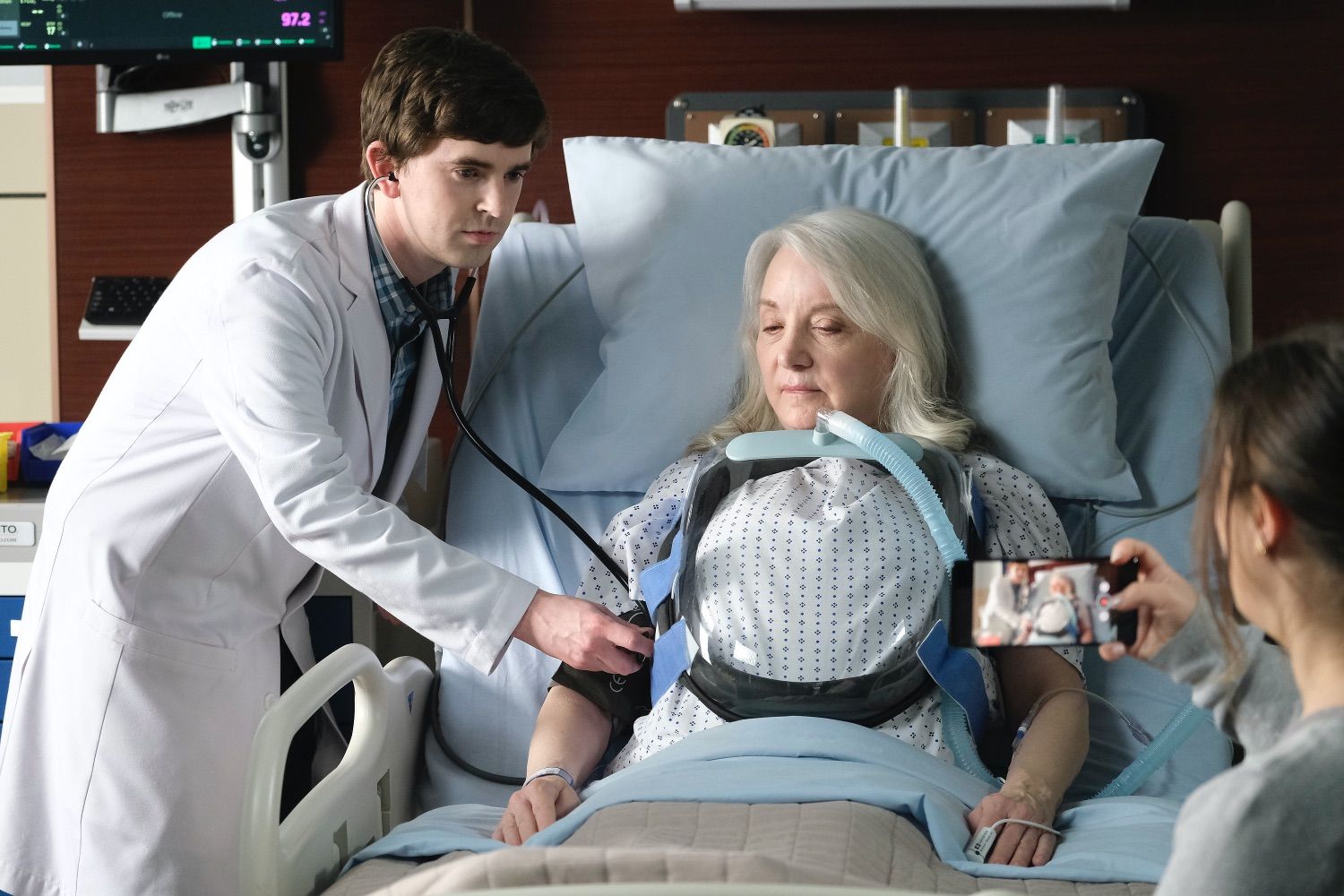 Good Doctor : Good Doctor : Photo Lee Garlington, Freddie Highmore - 36 ...