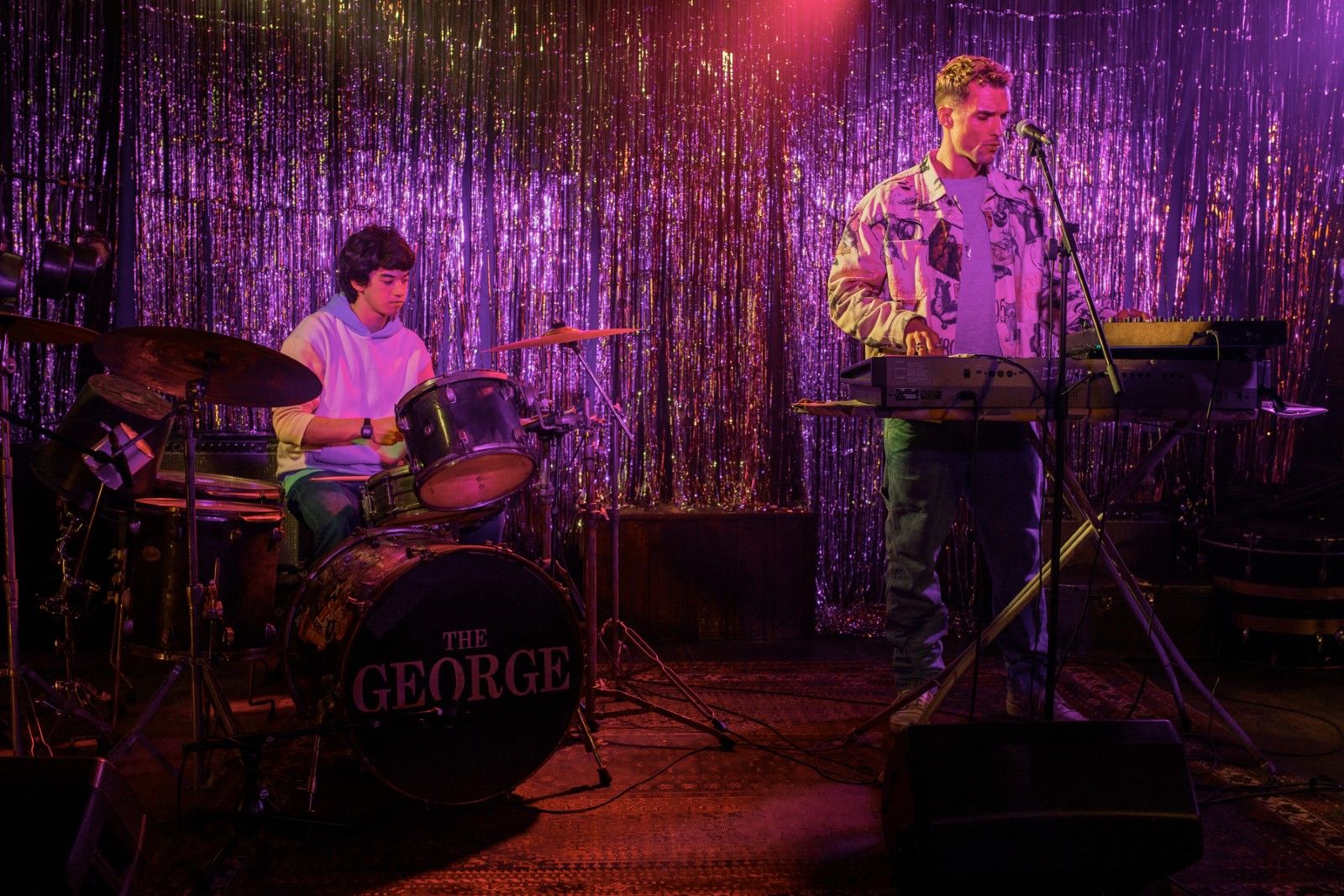 Photo de Leo Long - Avant, j'étais célèbre : Photo Ed Skrein, Leo Long ...