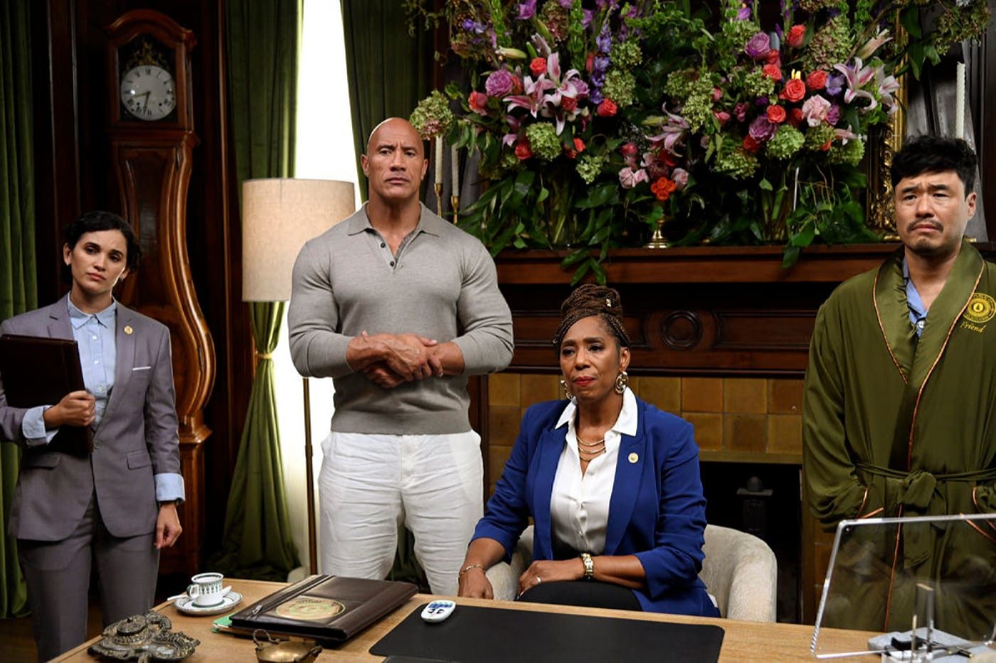 Young Rock : Young Rock : Photo Randall Park, Dwayne Johnson, Jade Fernandez - 13 sur 59 - AlloCiné