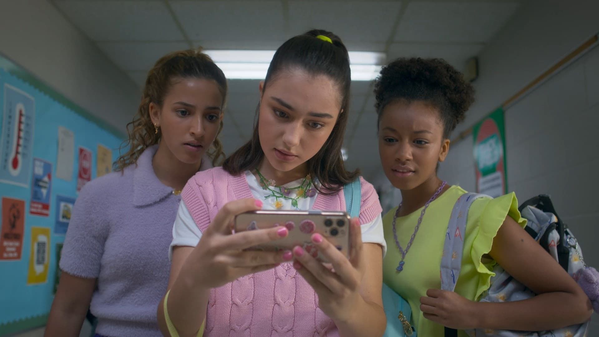 Poster Mon petit côté vampire saison 1 - Affiche 7 sur 9 - AlloCiné