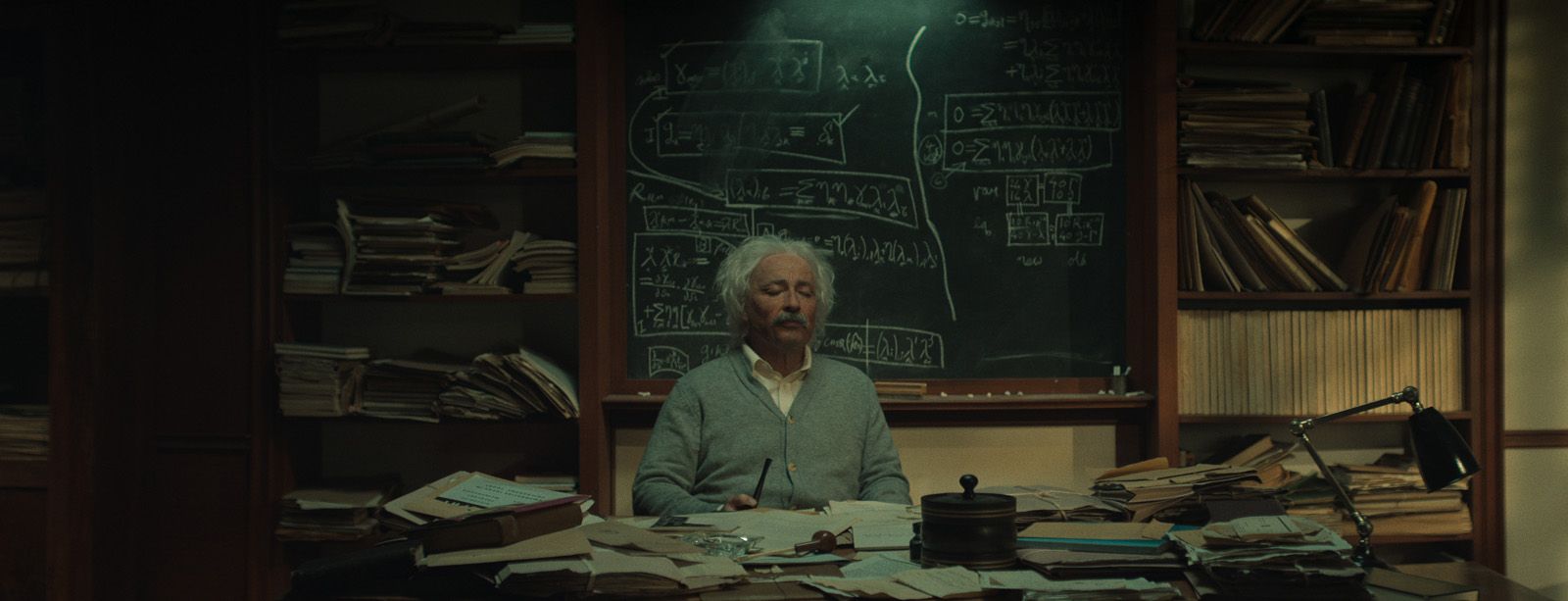 Photo du film Einstein et la bombe - Photo 17 sur 24 - AlloCiné