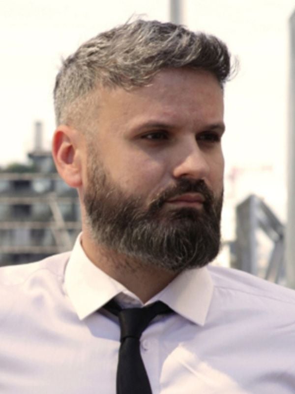 Mickael Perret : Sa biographie - AlloCiné