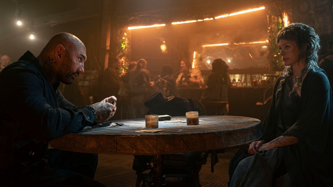 Photo de Milla Jovovich - In The Lost Lands : Photo Dave Bautista ...