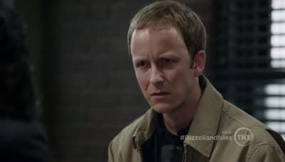 Poster Rizzoli & Isles : autopsie d'un meurtre saison 2 - Affiche 33 ...