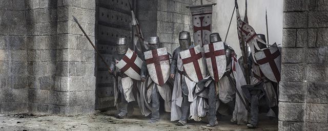 Knightfall : c'est quoi cette série ? - News Séries - AlloCiné